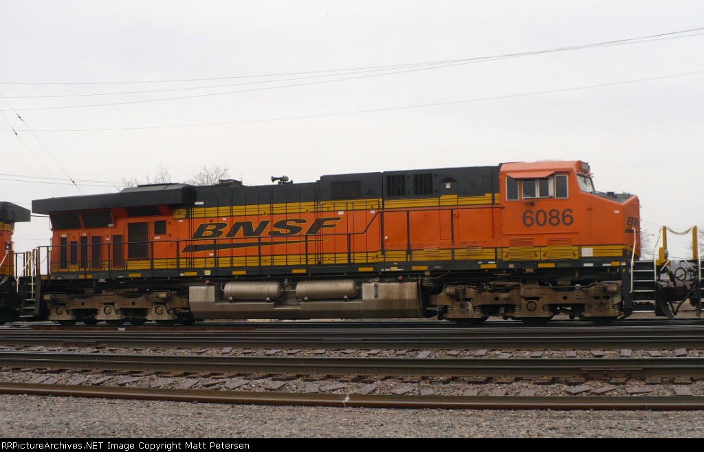 BNSF 6086